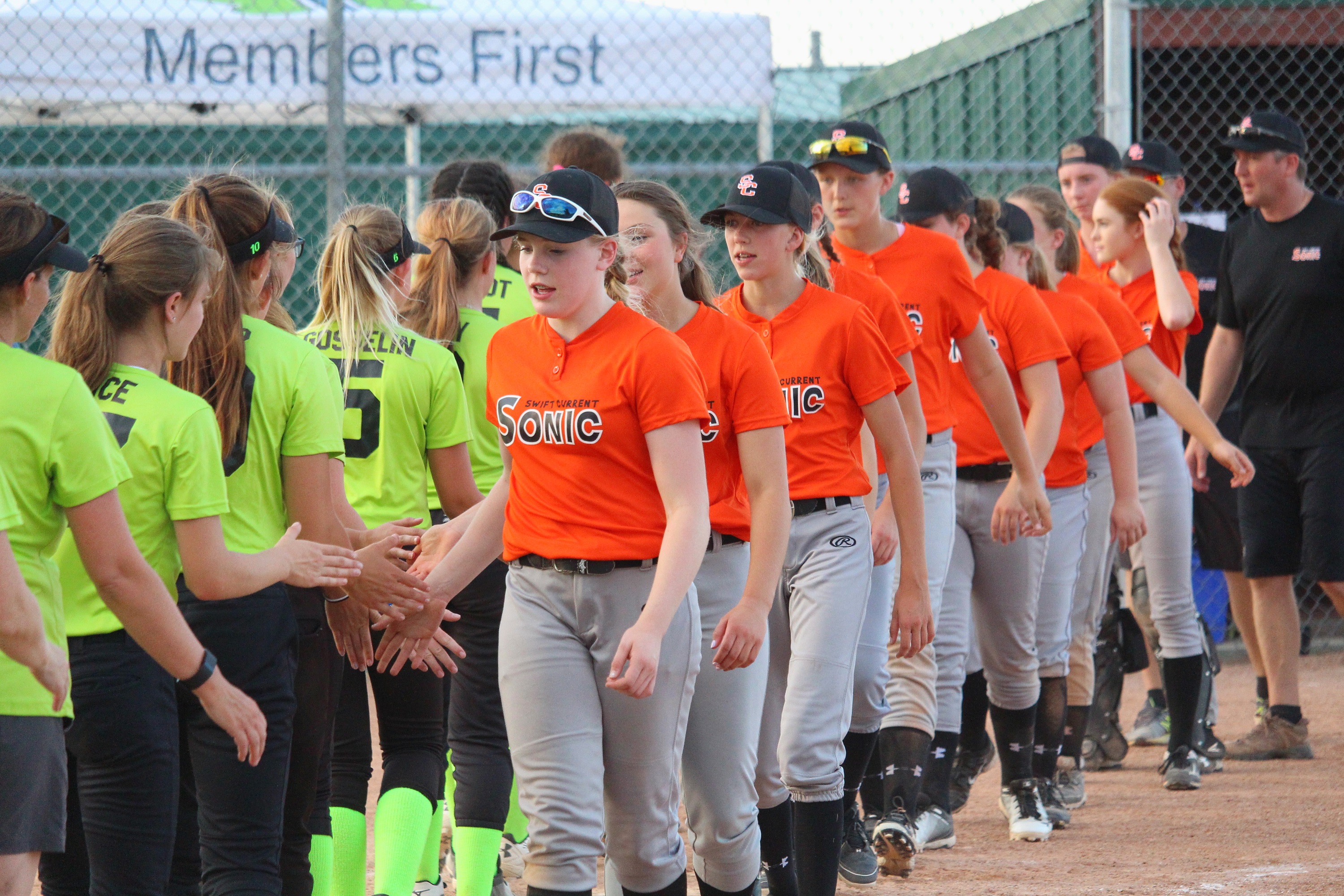 Pee Wee Sonic take two of three as provincial hosts ...