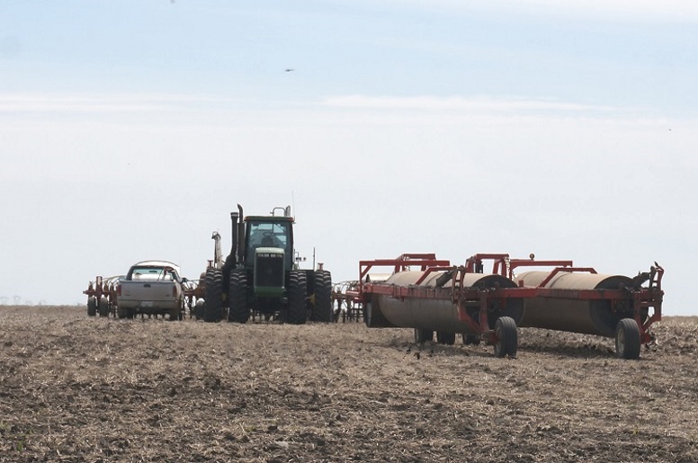 Seeding Over Half Way Complete - SwiftCurrentOnline.com - Local news ...