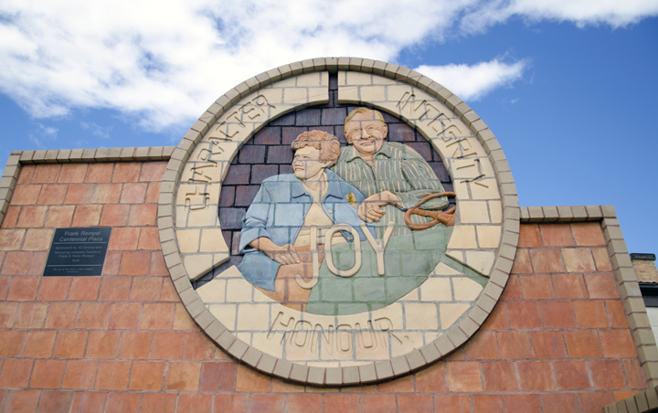 Downtown Monument Unveiled in Swift Current - SwiftCurrentOnline.com ...