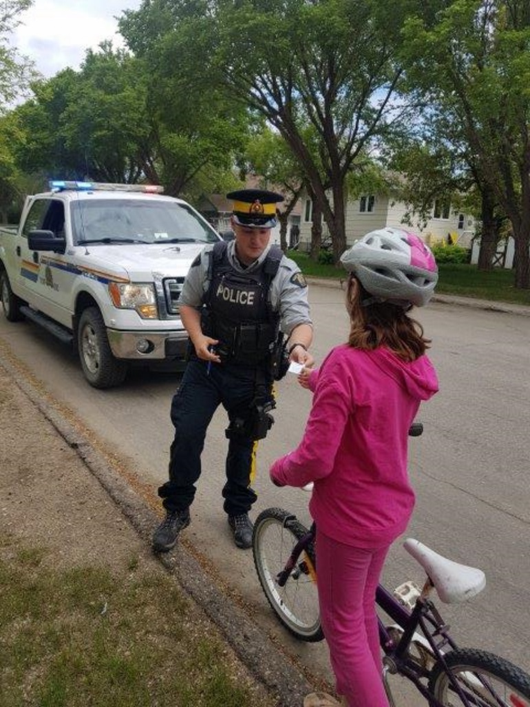 Shaunavon RCMP handing out positive tickets - SwiftCurrentOnline.com ...